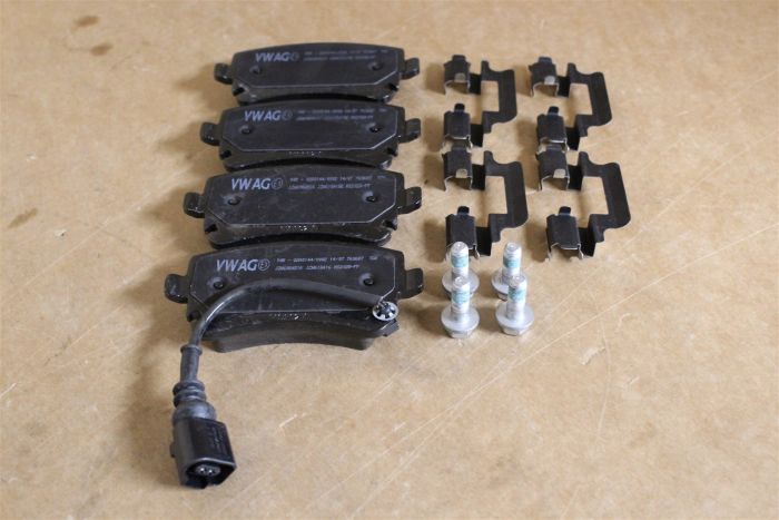 PADS JZW698451K New Genuine Part | Deutsche Parts