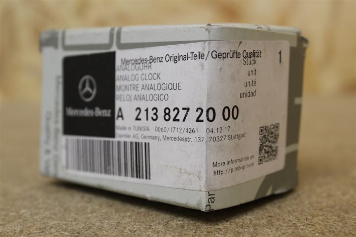A2138272000 Analog clock New genuine part | Deutsche Parts