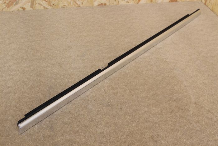 A2537300224 Window trim New genuine part | Deutsche Parts