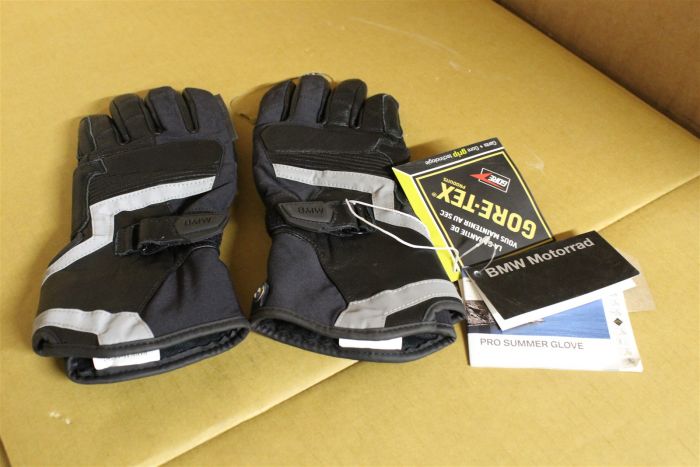 76218541774 Branded gloves New genuine part | Deutsche Parts