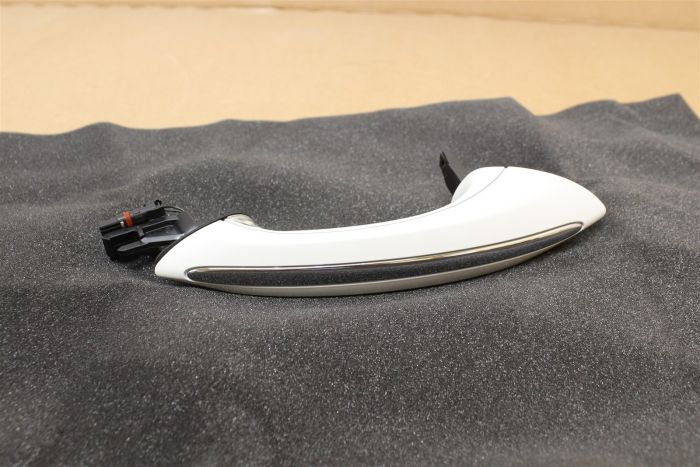 51217231934 Door handle New genuine part | Deutsche Parts