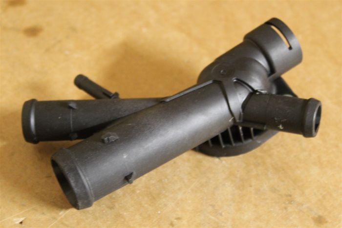03L121132AA FLANGE New genuine part | Deutsche Parts