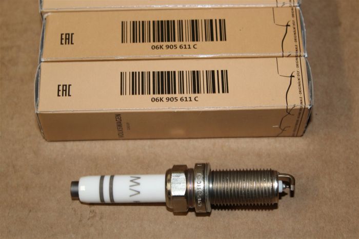 VW Audi Various Set of 4 Spark plugs CHECK FIRST 06K905611C New Genuine ...