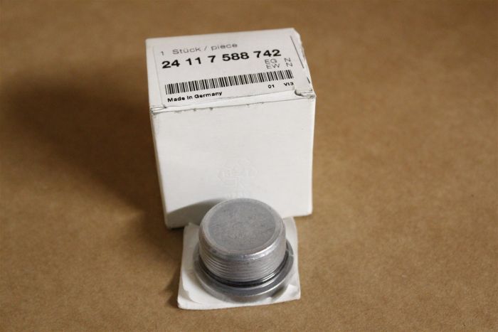24117588742 SUMP PLUG New genuine part | Deutsche Parts