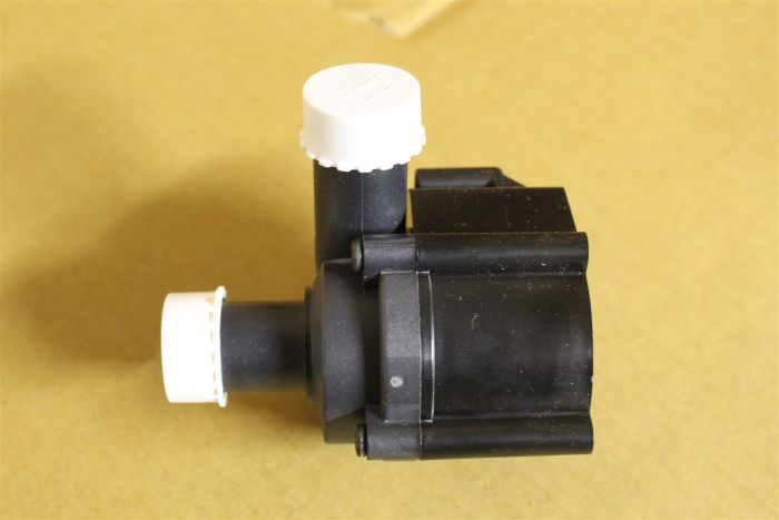 06D121601 WATER PUMP New genuine part | Deutsche Parts