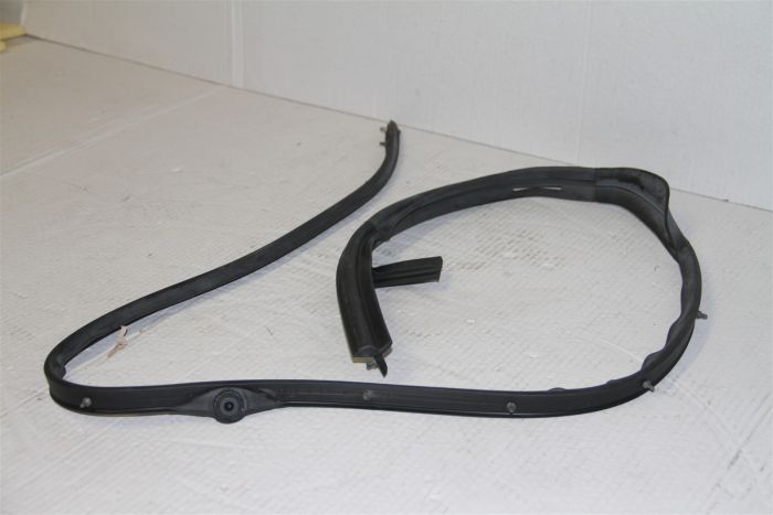 1K0805903A9B9_DIF SPOILER (DAMAGED) New genuine part | Deutsche Parts