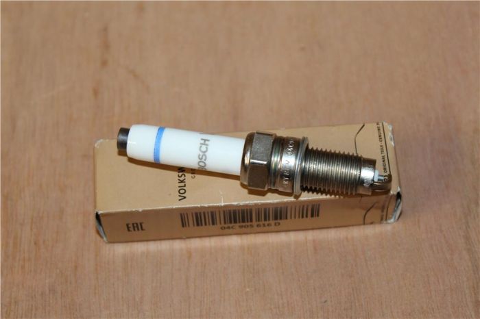 Set Of 4 Spark Plugs Varios VW Audi Skoda Seat 04C905616D X4 New ...
