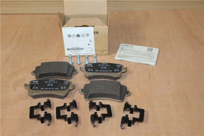 Rear Brake Pad Set Audi Q5 2009 - 2017 8K0698451F New Genuine part ...