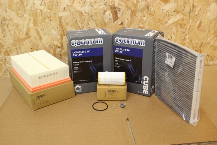 G8SVCKIT02 VW Golf MK8 Gti full service kit using genuine VW parts and ...