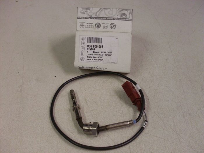 Exhaust gas temperature sensor G448 Caddy Passat Touran 03G906088 New ...