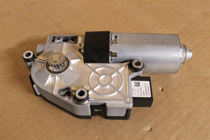 MOTOR 7P0959591D New Genuine Part | Deutsche Parts