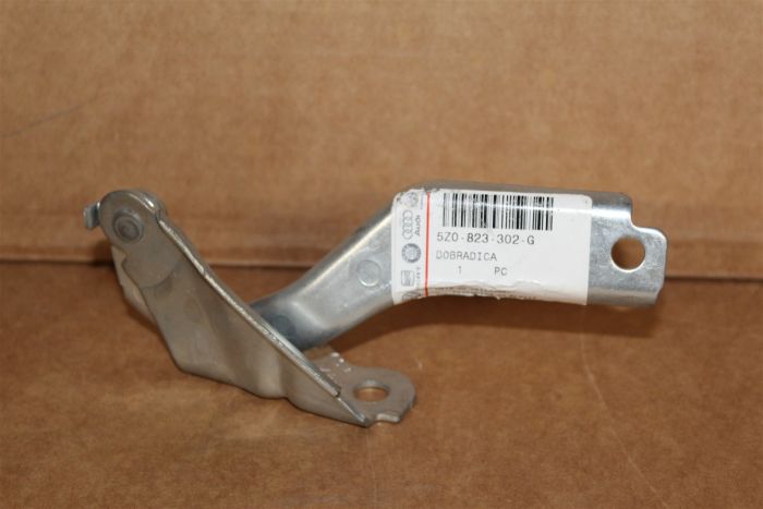 HINGE 5Z0823302G New Genuine Part | Deutsche Parts