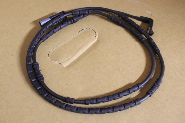 34356789446 Brake pad wear sensor New genuine part | Deutsche Parts