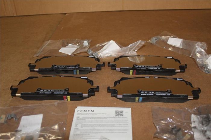 Front brake pads for 350 / 375mm discs Touareg 4M0698151AP New Genuine ...