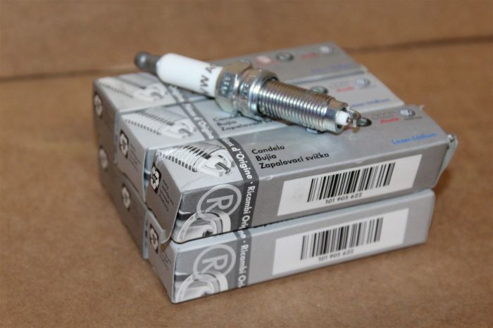 101905622 Spark Plugs VW Eos Passat Phaeton Touraeg Audi Q7 3.2 3.6 ...