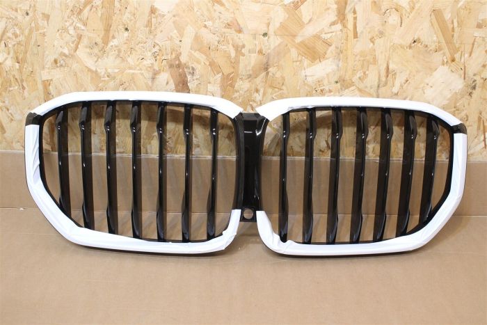 51138096590 Radiator Grille New genuine BMW part | Deutsche Parts